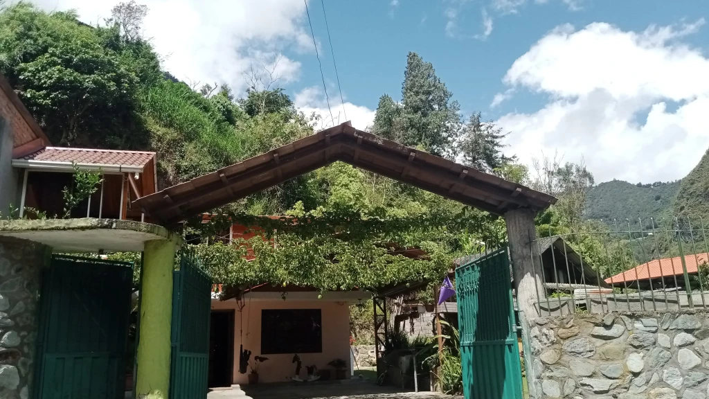 Cerro Hermoso | Hospedaje en Baños de Agua Santa